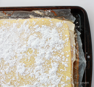 Swedish Flop Cake Table for Seven